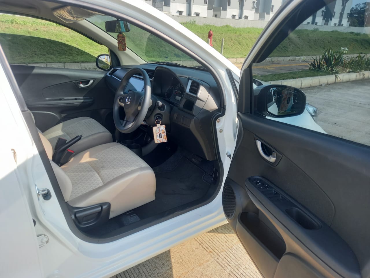 Honda Brio E - Sentul Motor