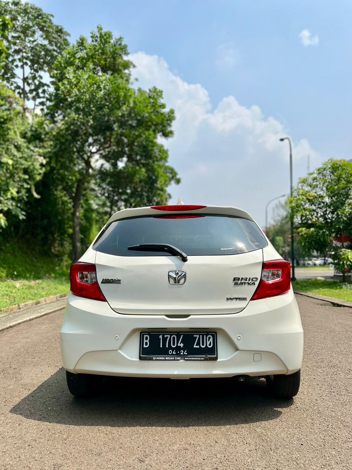 Honda Brio E - Sentul Motor