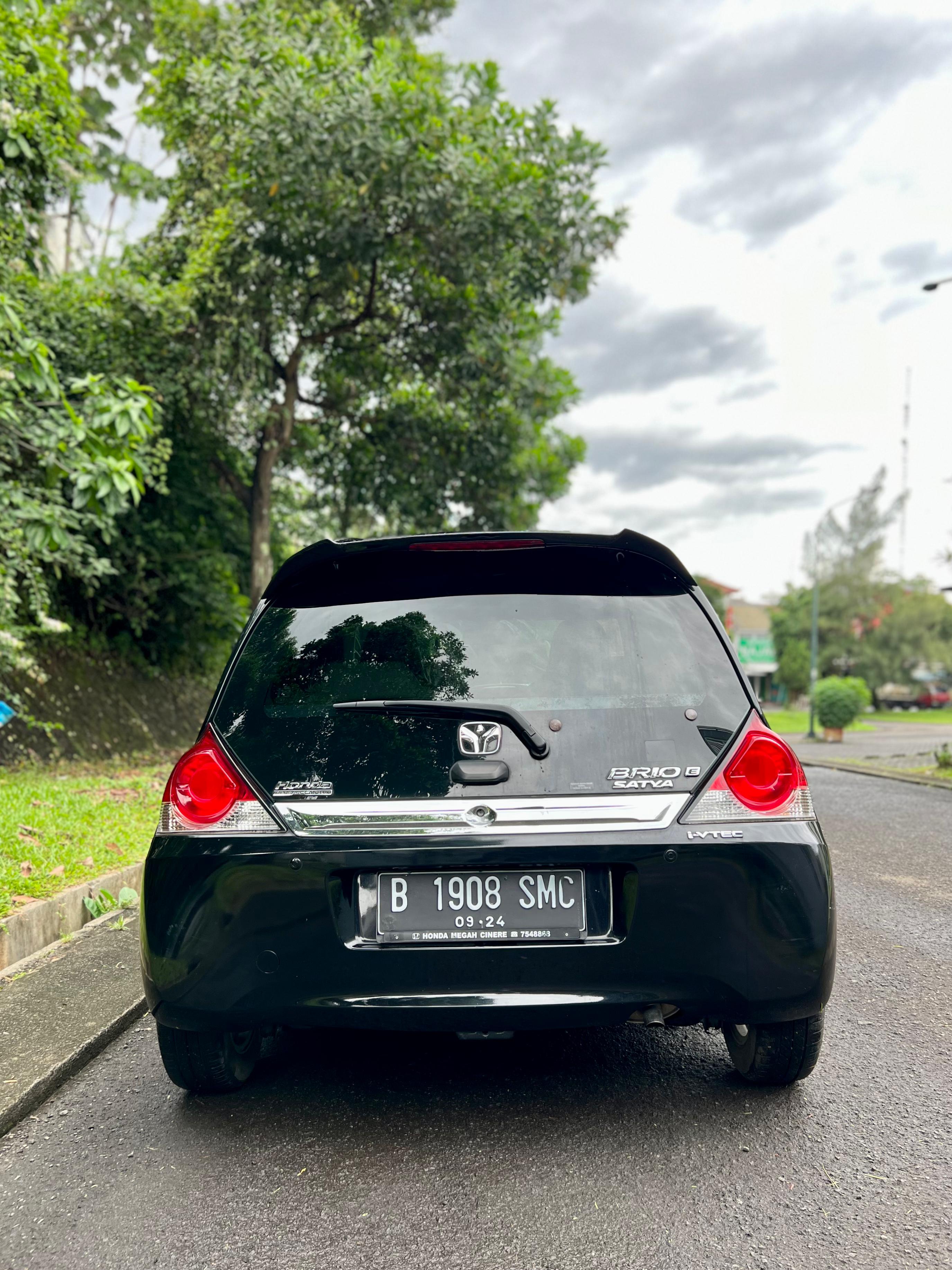 Honda Brio E - Sentul Motor
